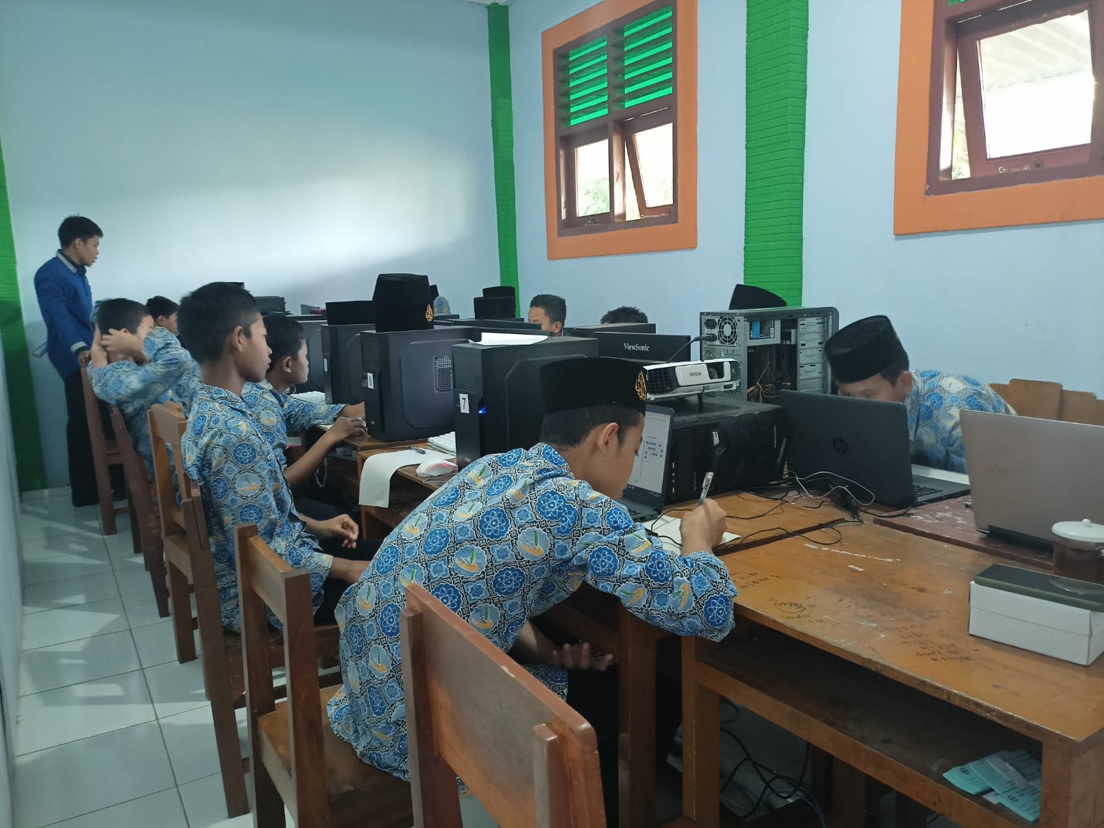 Pelaksanaan Try Out ANBK Literasi dan Numerasi di SMPIT Ulul Albab ...