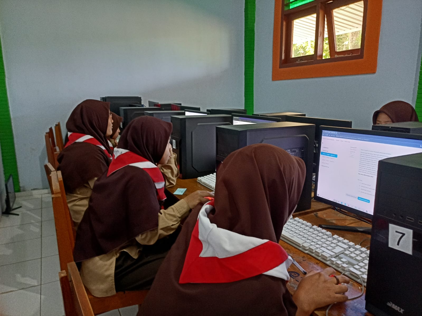 Pelaksanaan Try Out ANBK Literasi dan Numerasi di SMPIT Ulul Albab ...